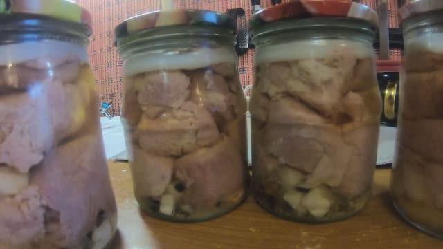 Сколько жира в тушёнке по-деревенски?   21.12.2024 г.