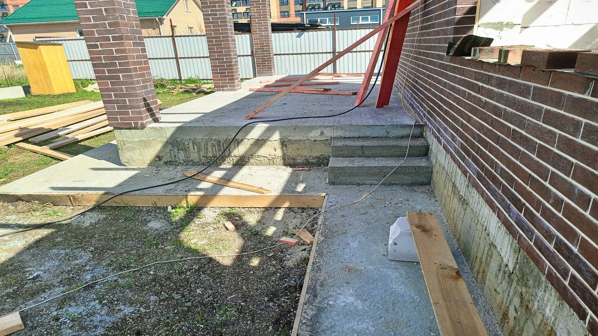 Отмостка вокруг дома: зачем она нужна и как сделать правильно своими руками