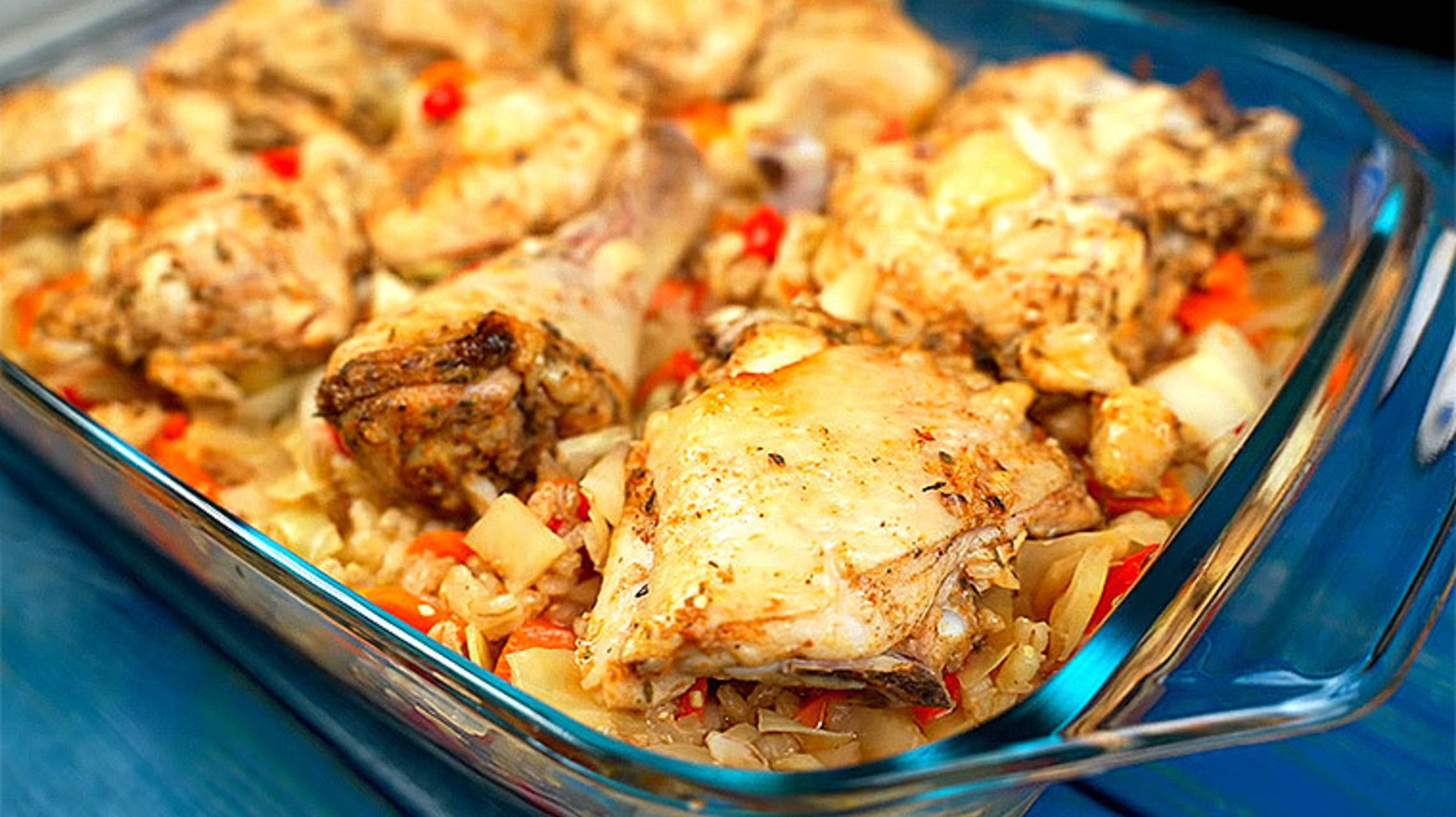 Экономный ужин из перловой крупы , капусты с курицей.