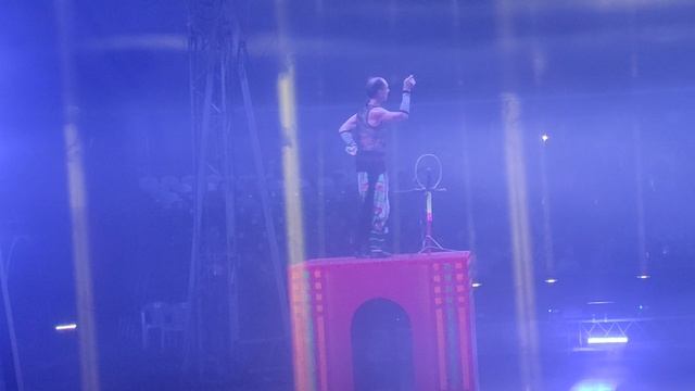 Цирк. Гимнаст (часть 2)