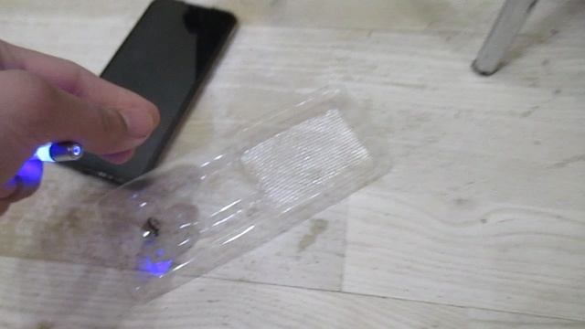 USB кабель с подсветкой и со специальным гнездовыми переходниками для зарядки смартфона