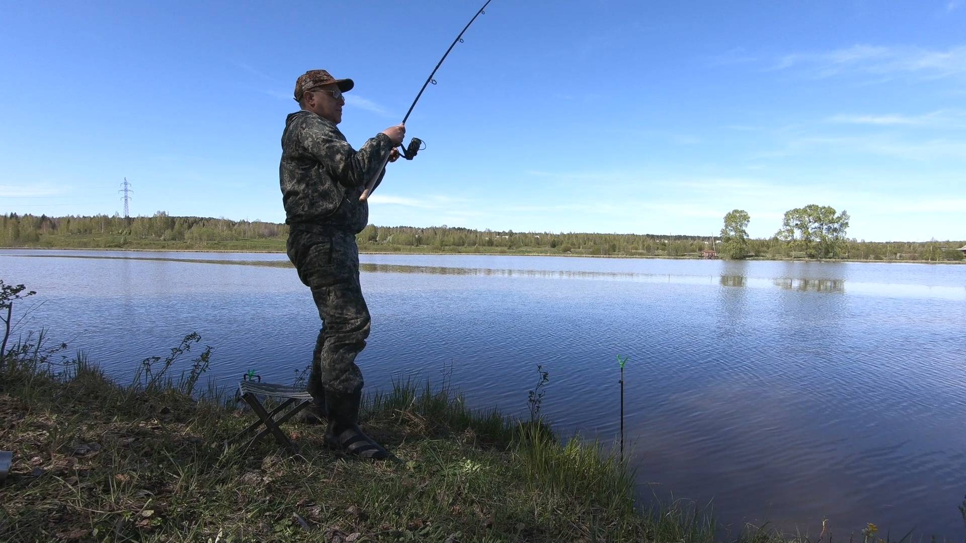 Рыбалка на местном пруду. Лещ на фидер.