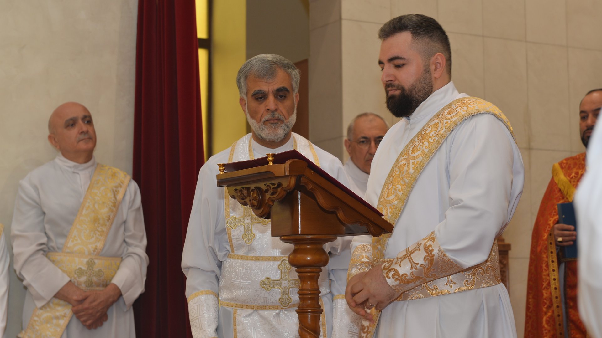 Ассирийцы 🔵⚪🔴 Рукоположение в священники в Ассирийской Церкви Востока Святой Девы Марии в Москве .