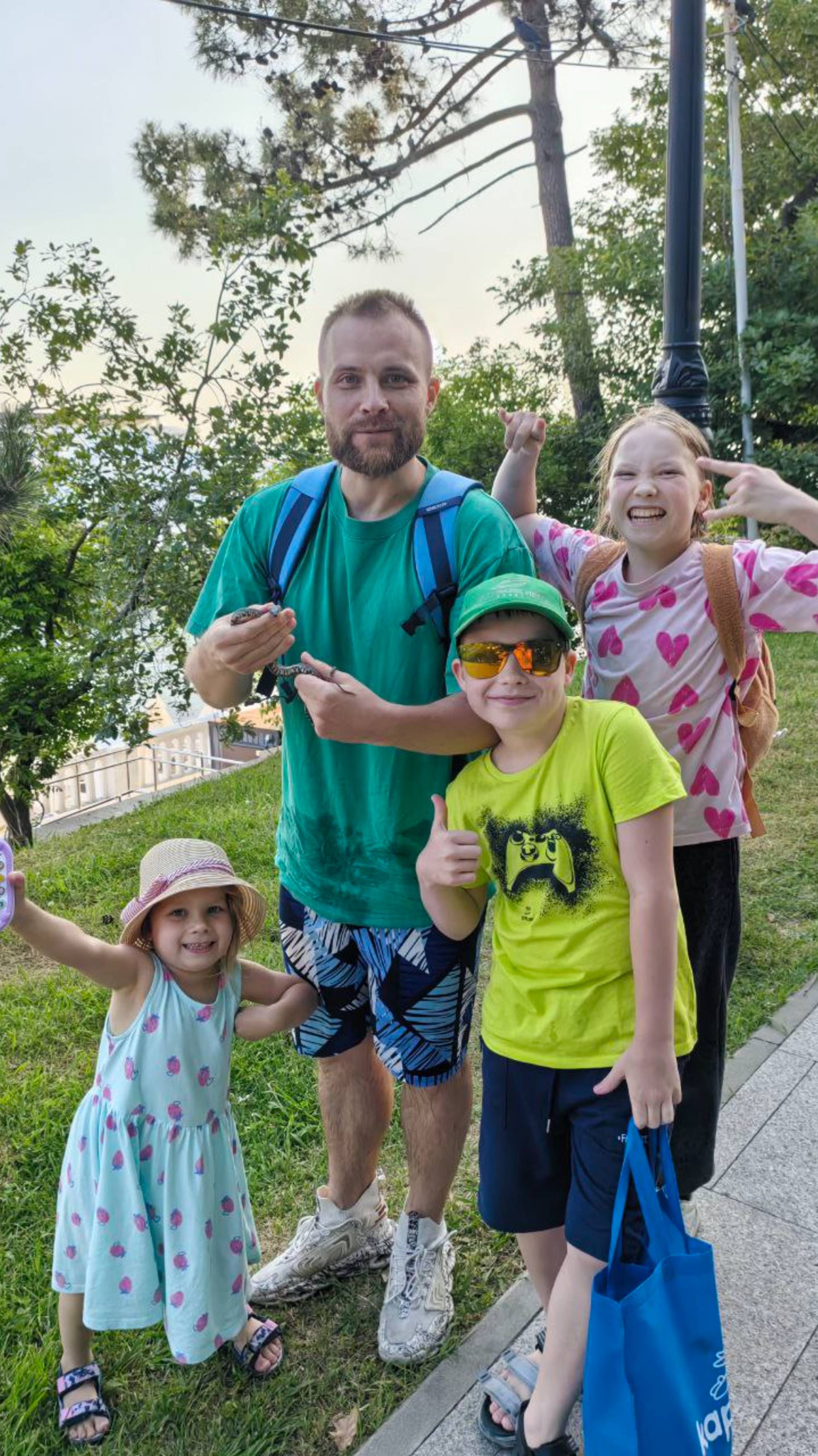 Нашли на летнем театре уже в Сочи