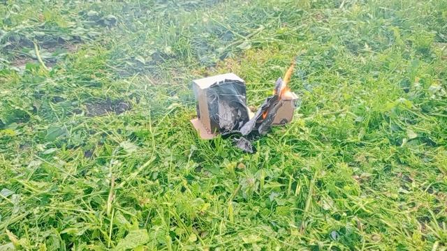 горит киоск из картона