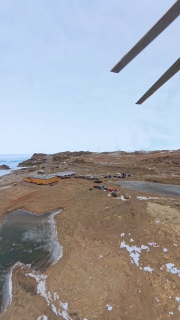 Подлёт к антарктической станции «Прогресс» на вертолёте Ка-32Т