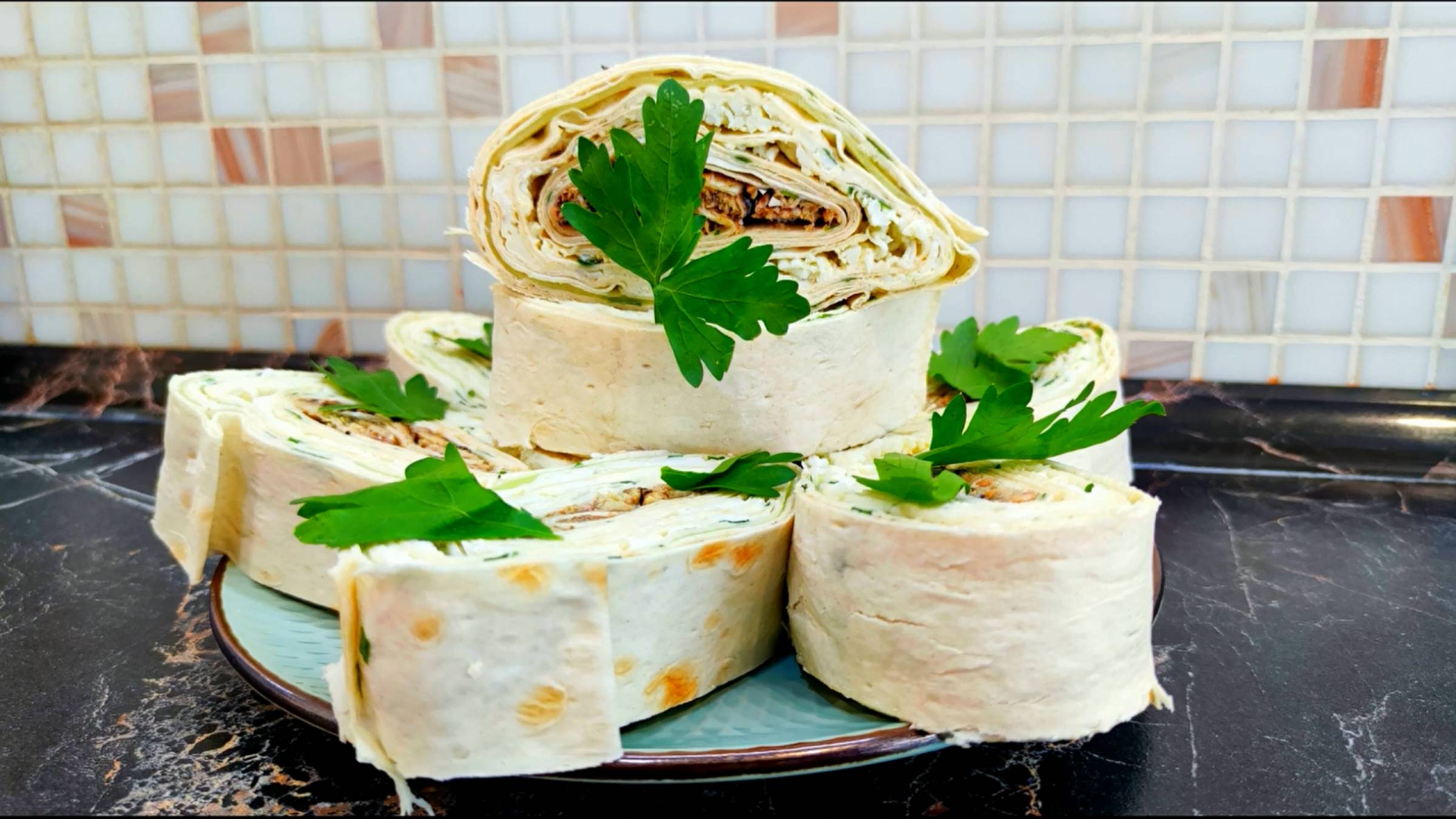 Беру баночку ШПРОТ и готовлю эту закуску. Рулет из лаваша. Лаваш с начинкой. #топыкатегорий