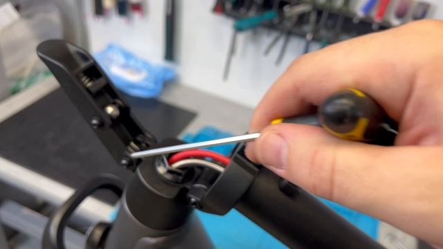 Ninebot Max G3 люфт и скрип руля, как устранить.