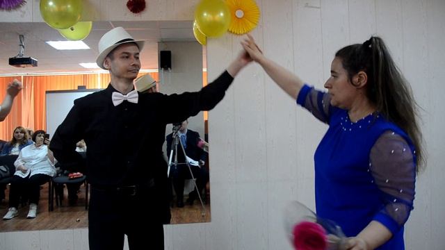 Н. Смирнов «Первые цветы», «Не плачь, Алиса»