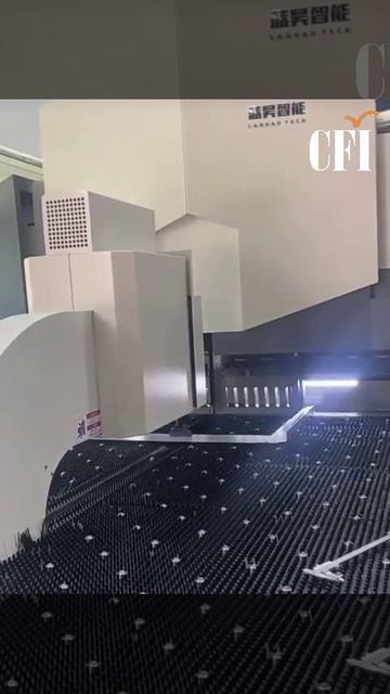 Гибка детали с окном на станке CFI Lanhao LHA05-2000PC