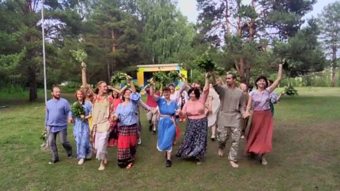 🌞🌿  Наш берёзовый марш на Купалу два года назад! 2023.06.18