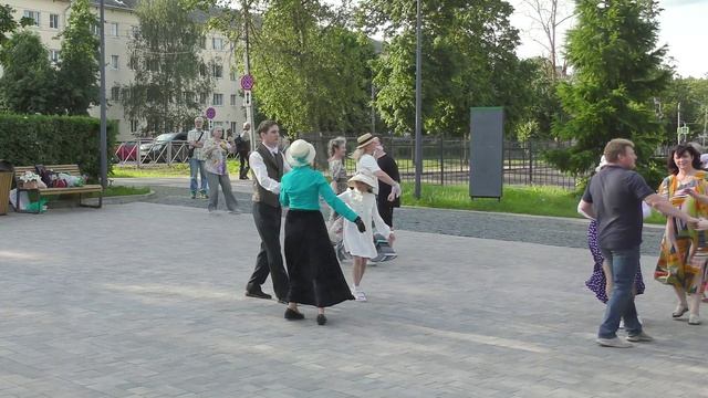 сквер Водников - подготовка к летнему балу “Русский Сувенир”