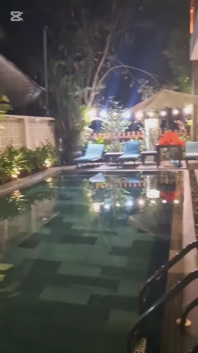 Гостиница в Хойан, ночное купание в бассейне. Ужин. Звуки тропической ночи. Заброшка.  Завтрак.