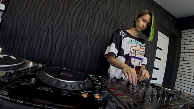 Miss Monique - MiMo Weekly Podcast 2