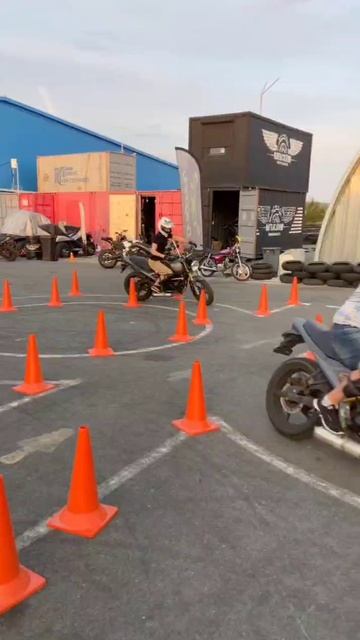 Упражнение на категорию А, восьмёрка.