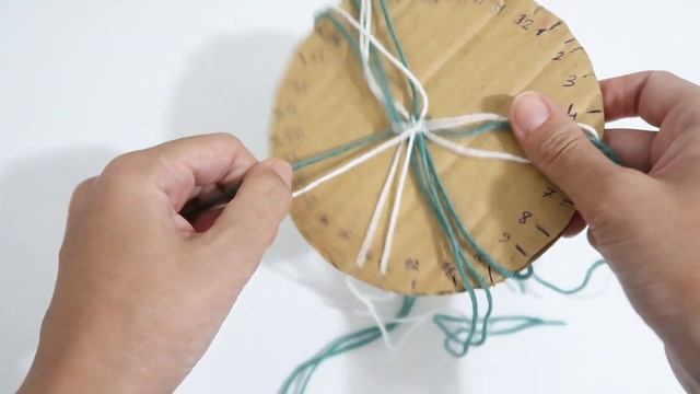 Браслет из ниток, который может сделать каждый | Кумихимо
