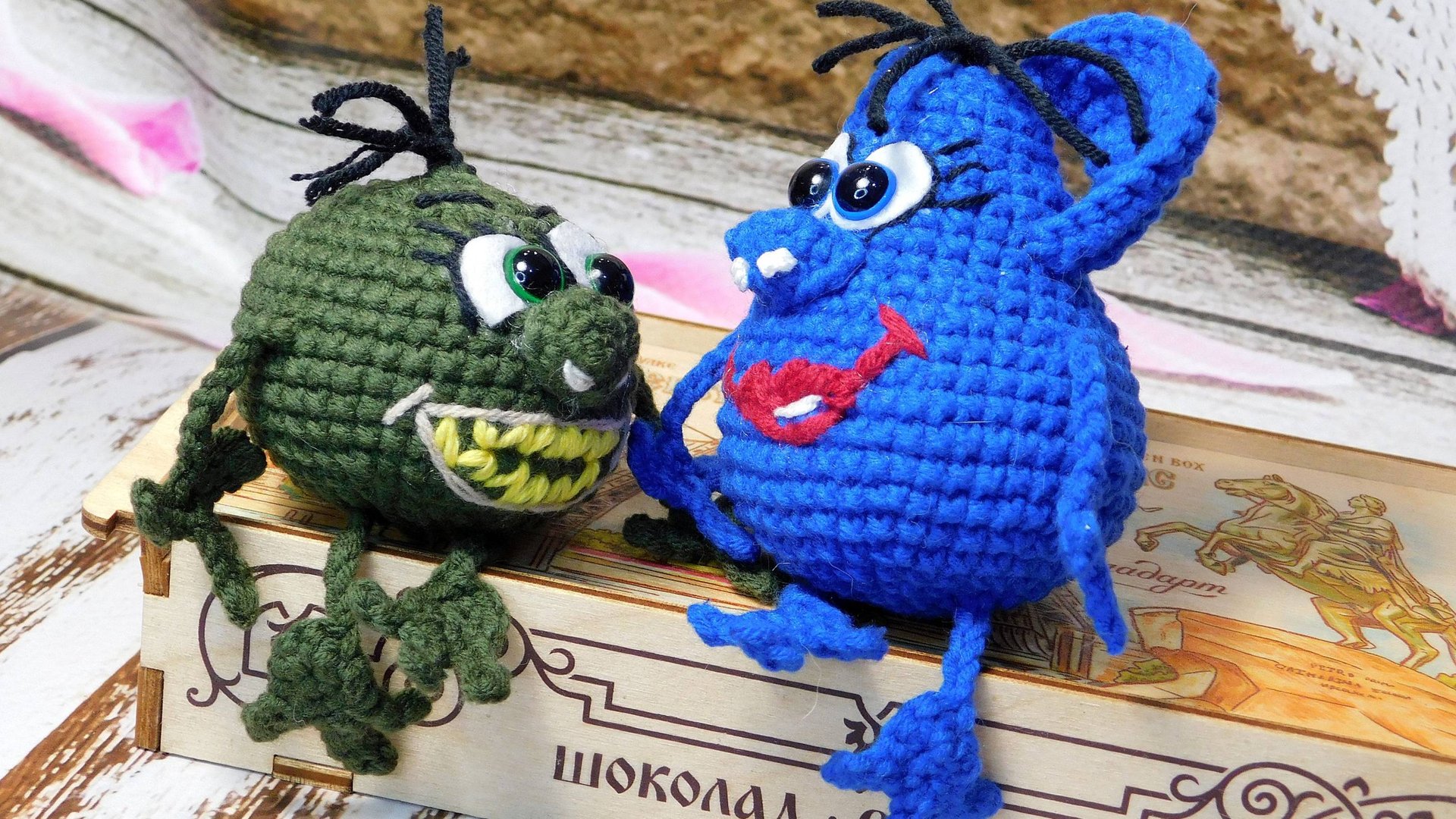 Привет от Ушастика и Зубастика! 🖐👋