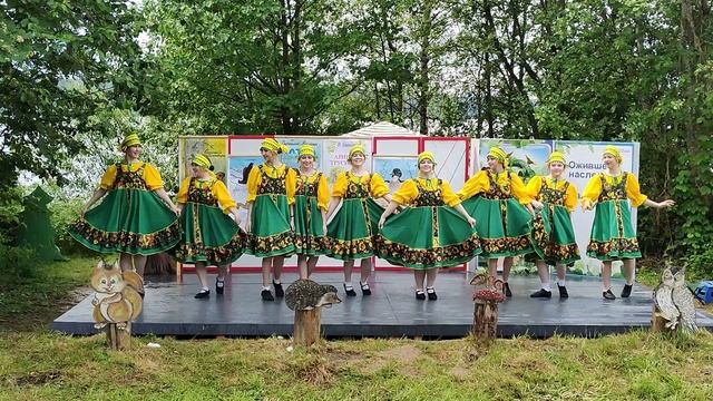 Пустились в пляс. Танцевальный коллектив Непоседы. Бианковский праздник в Боровно