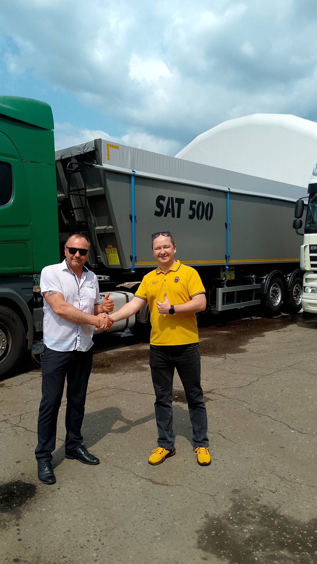 Полуприцепы зерновозы с алюминиевым кузовом SAT500 отгружены клиентам в г. Клецк, Беларусь.