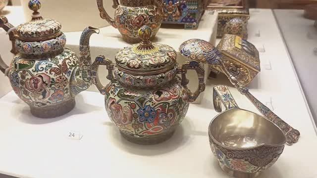 Эмаль  Роскошная посуда. Шедевры музея Фаберже