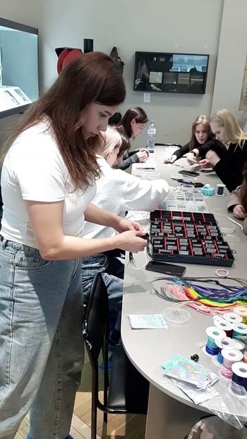 Творчество с природой. Искусство изготовления украшений из натуральных камней в Музее Славянова