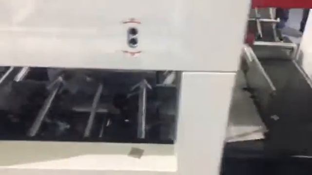 Автоматическая машина для продольной и поперечной резки пазов и вырезания углов SLG-600