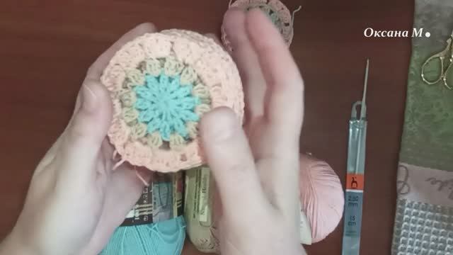 Вяжу круглый мотив крючком. Подробно.