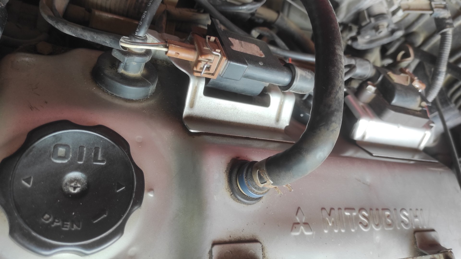 Замена масла двигателя BYD F3 / Mitsubishi Lancer 9