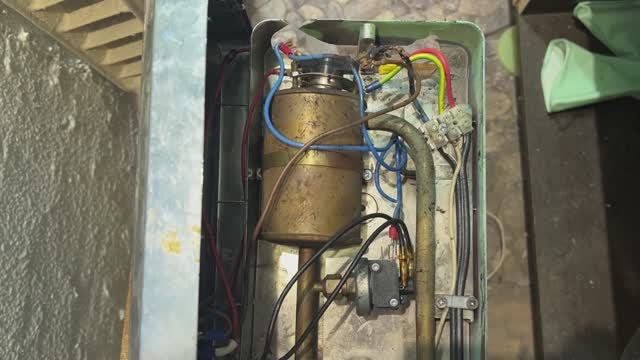 Остался без горячей воды. Вот почему сломался мой проточный водонагреватель