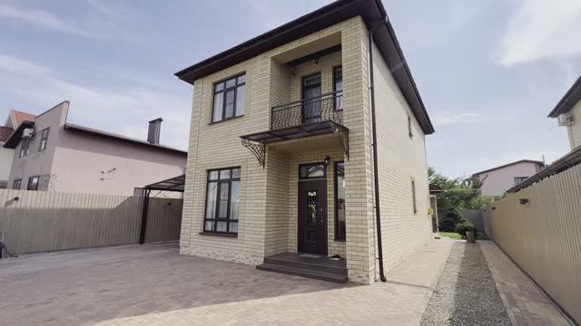 Обзор двухэтажного дома. Краснодарский край, Анапский район, Супсех.