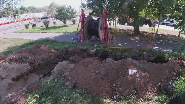 Прокладка кабеля 4×95 с оборудованием TANTOOL — ролики и домкраты в деле