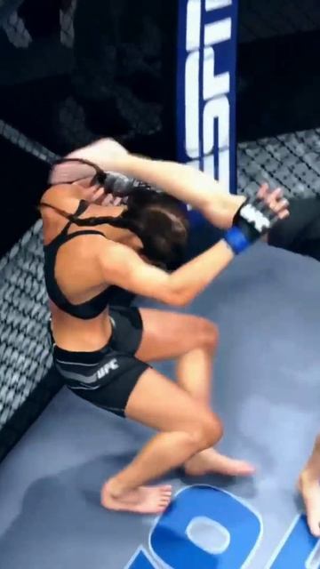 Лучшие моменты Сантос - Тейт в UFC 4 #shorts #янасантос #мишатейт #сантоспротивтейт #ufc