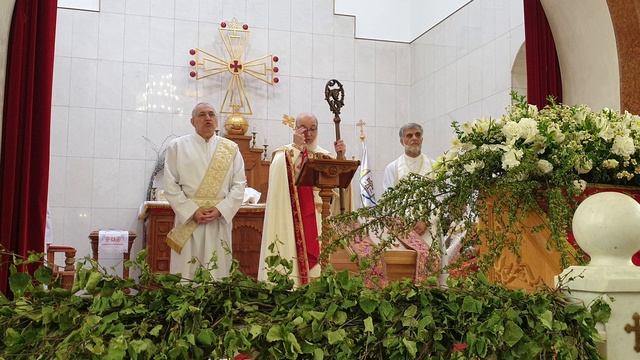 Ассирийцы 🔵⚪🔴 Проповедь Патриарха-Католикоса Мар Авы III Рувеля в день Святой Троицы 🎊 🙌🙏🏻.
