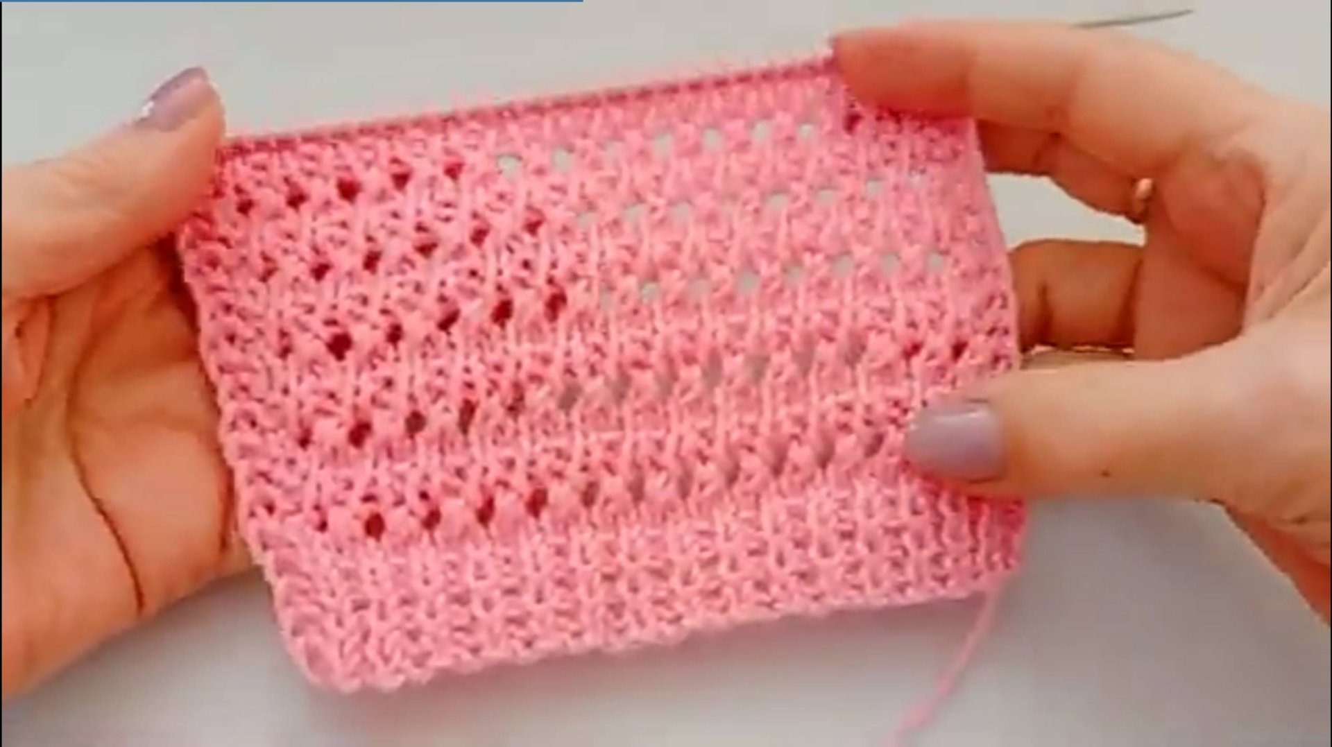 Совсем несложный красивый узор спицами для начинающих.