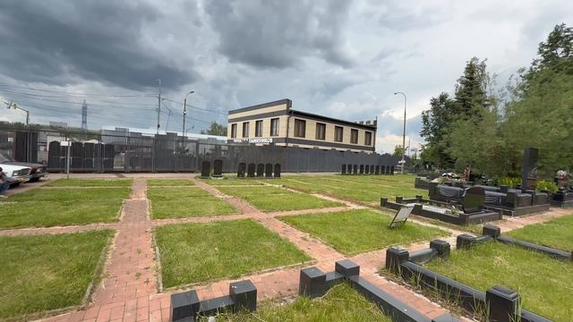 В ПОИСКАХ МОГИЛЫ ВСЕНАРОДНО ЛЮБИМОГО АКТЁРА | МОГИЛА ВАСИЛИЯ ФУНТИКОВА «КРОШ» | ХОВАНСКОЕ 06.2025