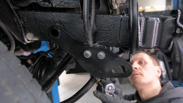 Установка буксировочного крюка переднего BMS для Сузуки Джимни 2001-2018