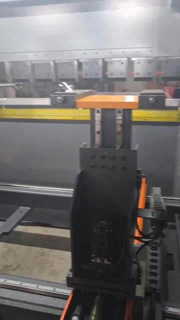 Тандемный листогиб INBEND PRO 32-400. Предотгрузочные испытания на заводе-изготовителе в Китае