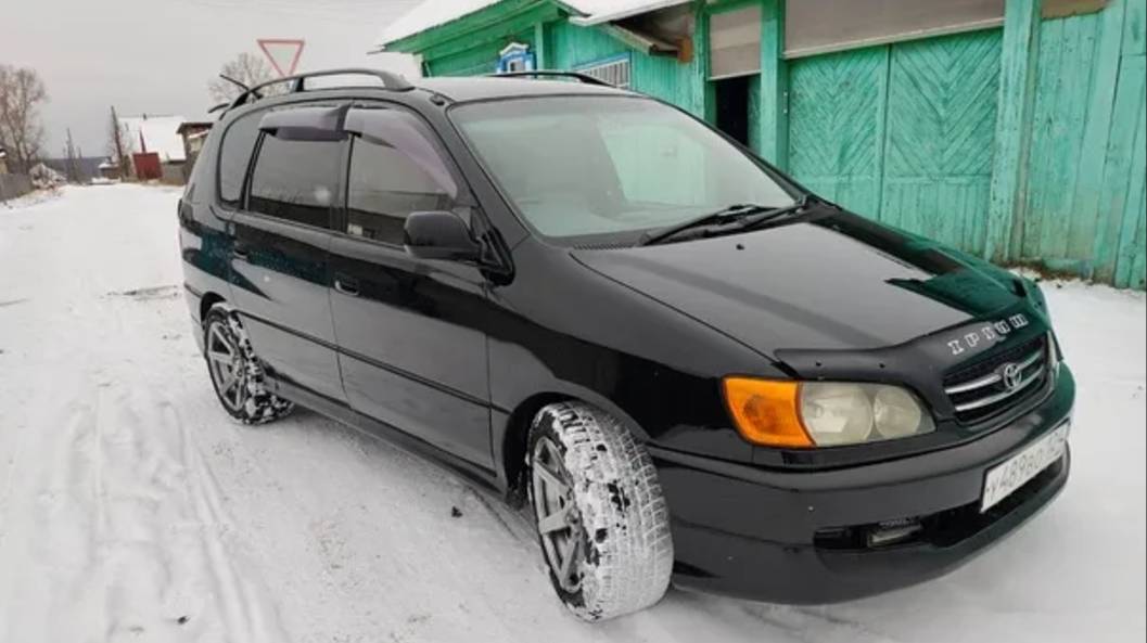 Toyota Ipsum, полная покраска.