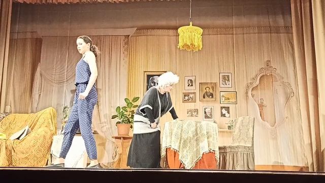 Алеса Качер в роли зайчика.
Раневская. Великая насмешница.
#раневская #качер