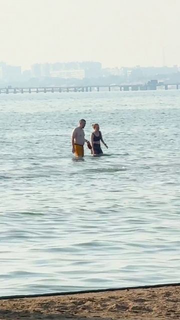 Анапа, пляж в начале Пионерского проспекта. 11 июня +28 (воздух), +21 (вода)