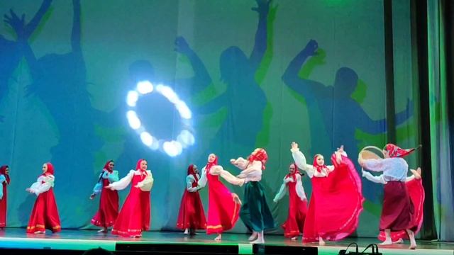 Танец  "Вишня "