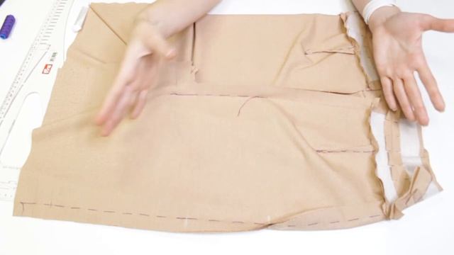 Внесение изменений после первой примерки юбки