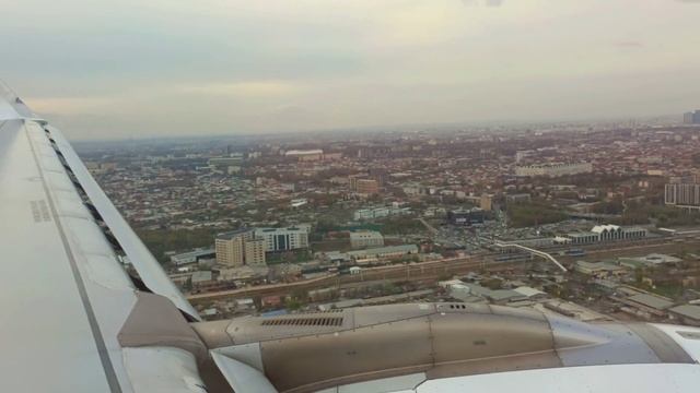 Приземление в аэропорту Ташкента (Узбекистан).