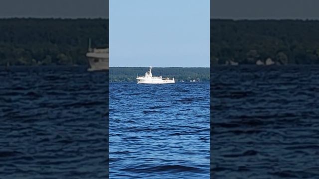 Река, кораблик, релакс