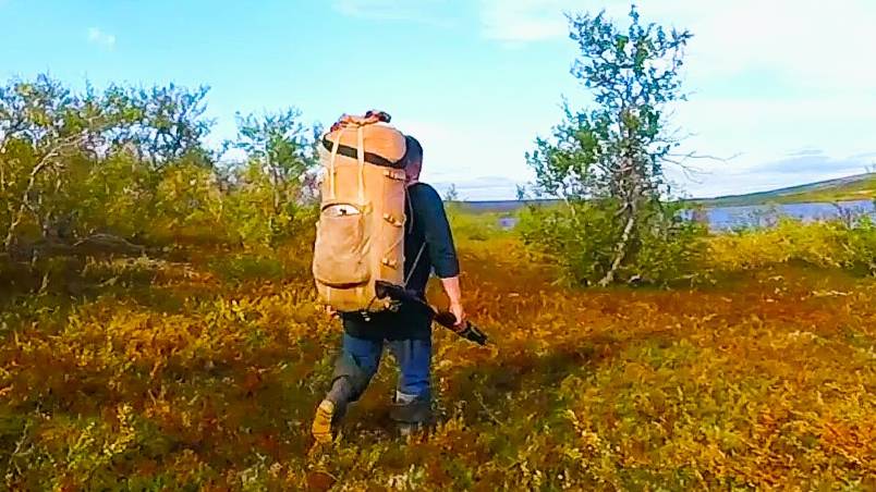 В реке ЗАПРЕТ, ушли на ОЗЕРО за КРАСНОЙ РЫБОЙ. Рыбалка в тундре Кольского.