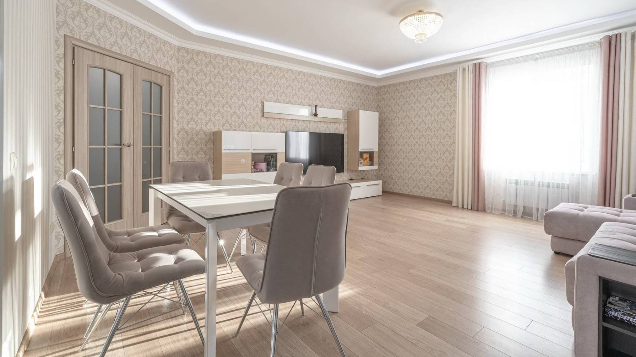 Дом 185 кв.м. с идеальным ремонтом, мебелью и техникой на участке 13,8 соток, граничащем с лесом.