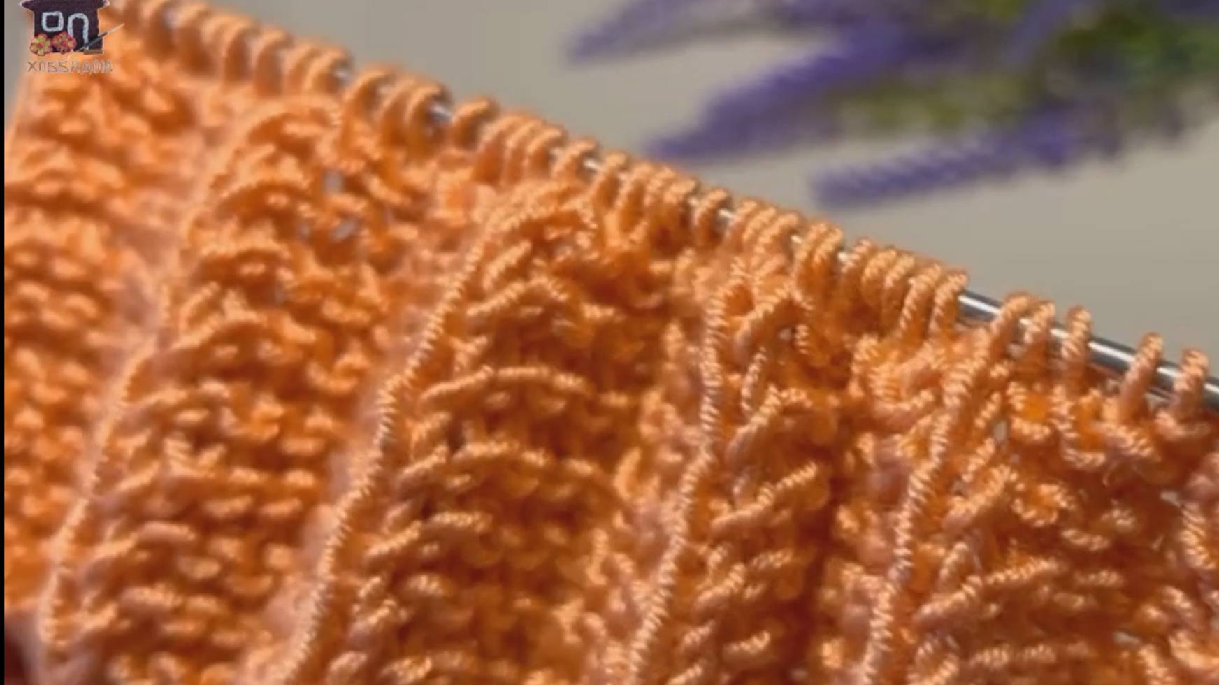 Лицевые и изнаночные петли взяла -  эффект Плиссе я создала..