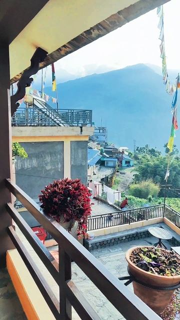 Трекинг в горную деревню Лаунг.
ЙогаТур, Непал.