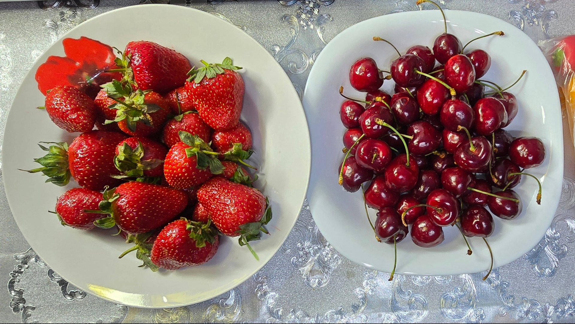 Мукбанг 🥑 Гуакамоле и тосты ☕️
Клубника 🍓 и черешня 🍒
Рубрика Готовим вместе 👩🍳