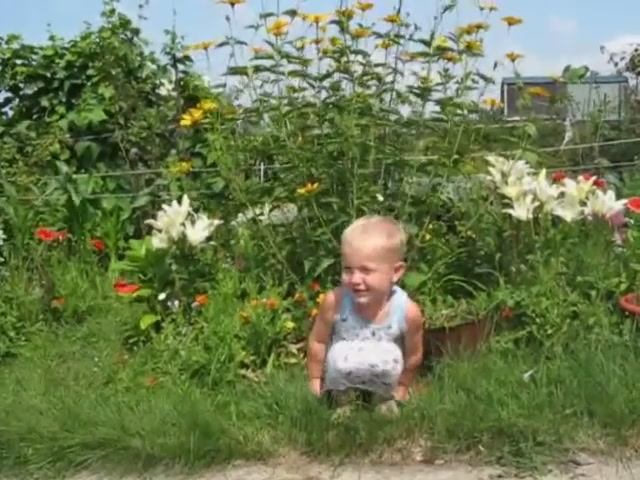 ДЕТИ на ДАЧЕ - 5 (Митя - "Федорино горе")